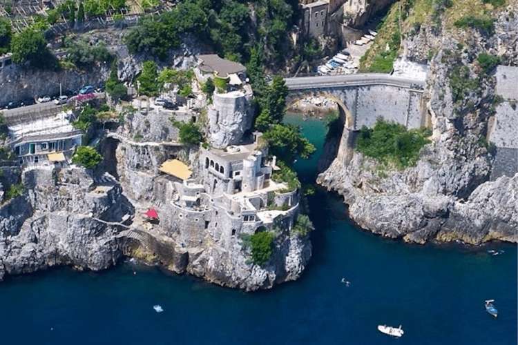 Furore...il borgo che non c'è, nel cuore della Costiera Amalfitana!