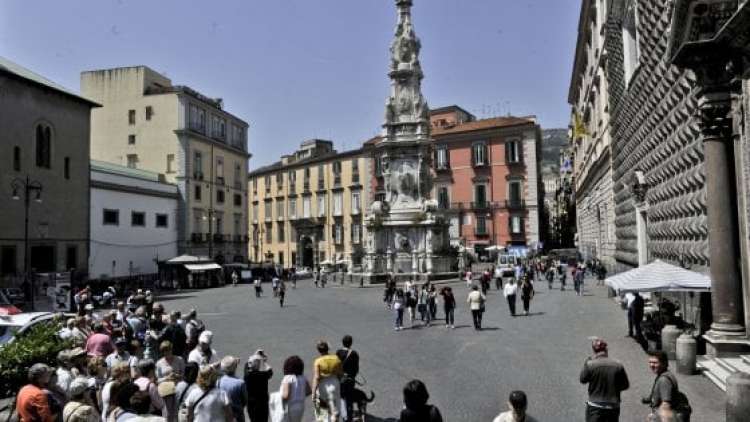 Tour classico di Napoli, la metropoli dai mille colori e tradizioni