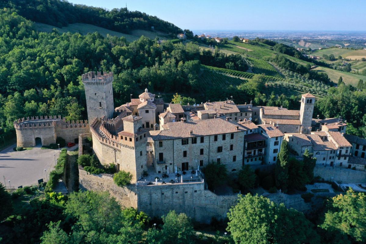 È un sogno che si avvera: in provincia di Piacenza puoi dormire in un ...